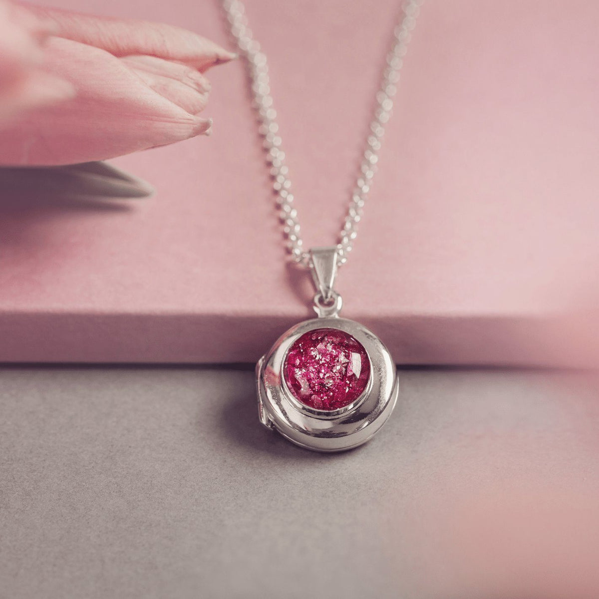 Memorial Oval Ashes Necklace | Cremation Ash Jewellery